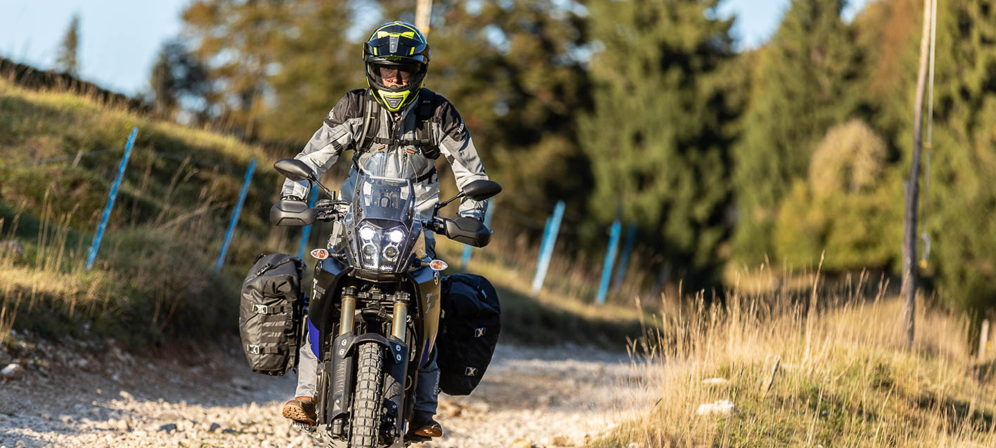 Valises Top cases Sacoches Casques Accessoires moto - GIVI